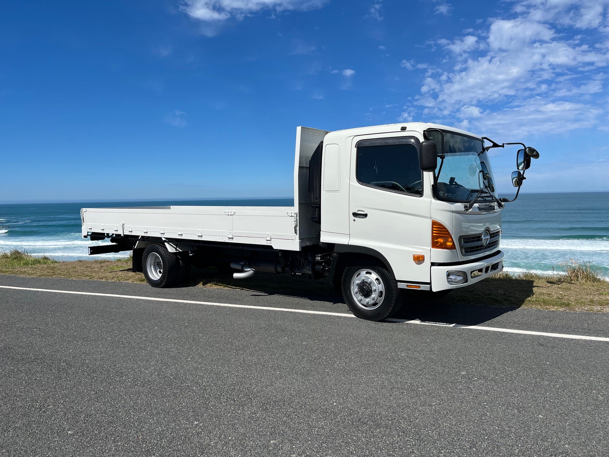 2011 Hino Ranger Very Low kms Ranger Fdeck